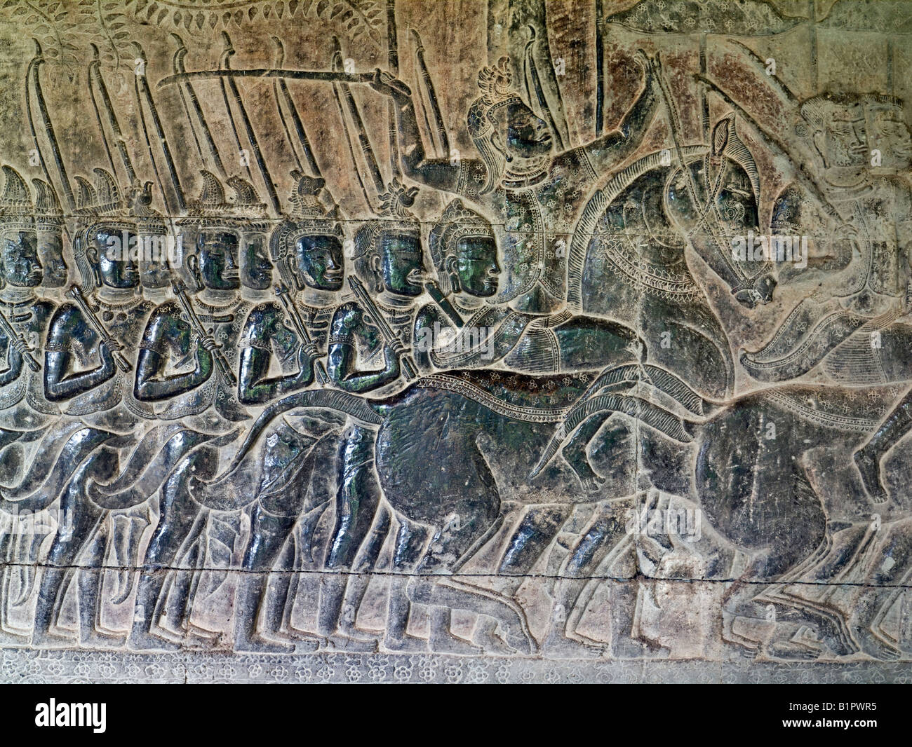 Angkor wat temple sculpture hi-res stock photography and images - Alamy
