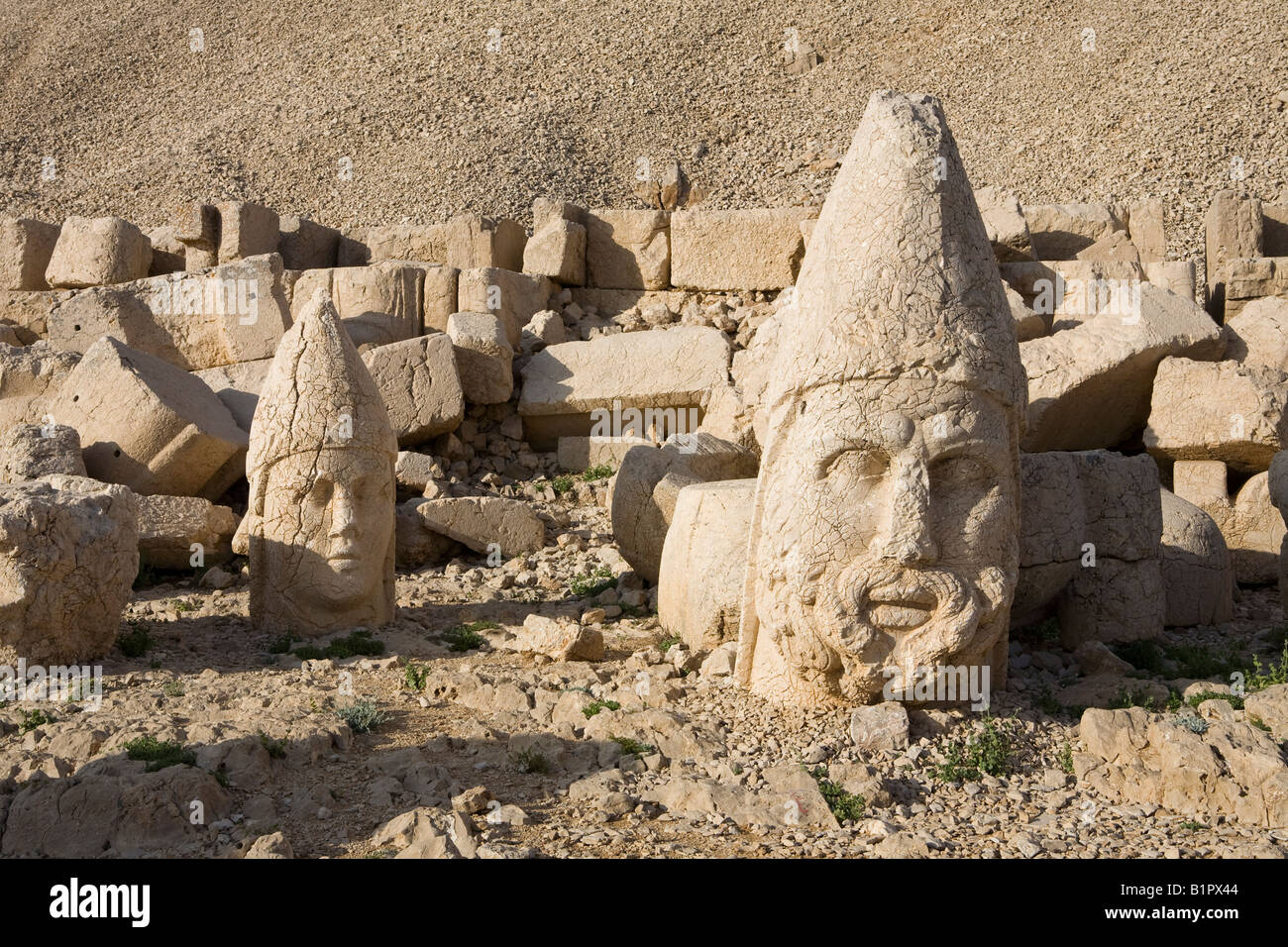 Colossal heads hi-res stock photography and images - Alamy