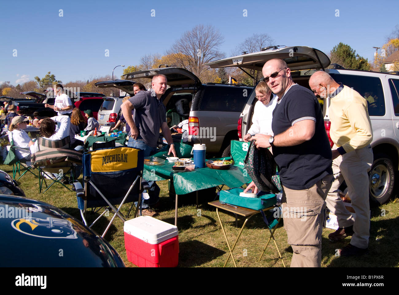 Tailgate party hi-res stock photography and images - Alamy