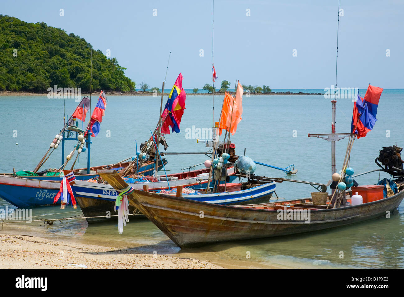 Traditional Thai fishing boats Stock Photo - Alamy