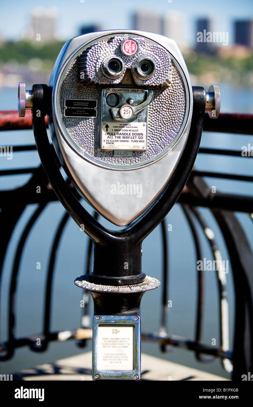 Coin operated binoculars Stock Photo - Alamy