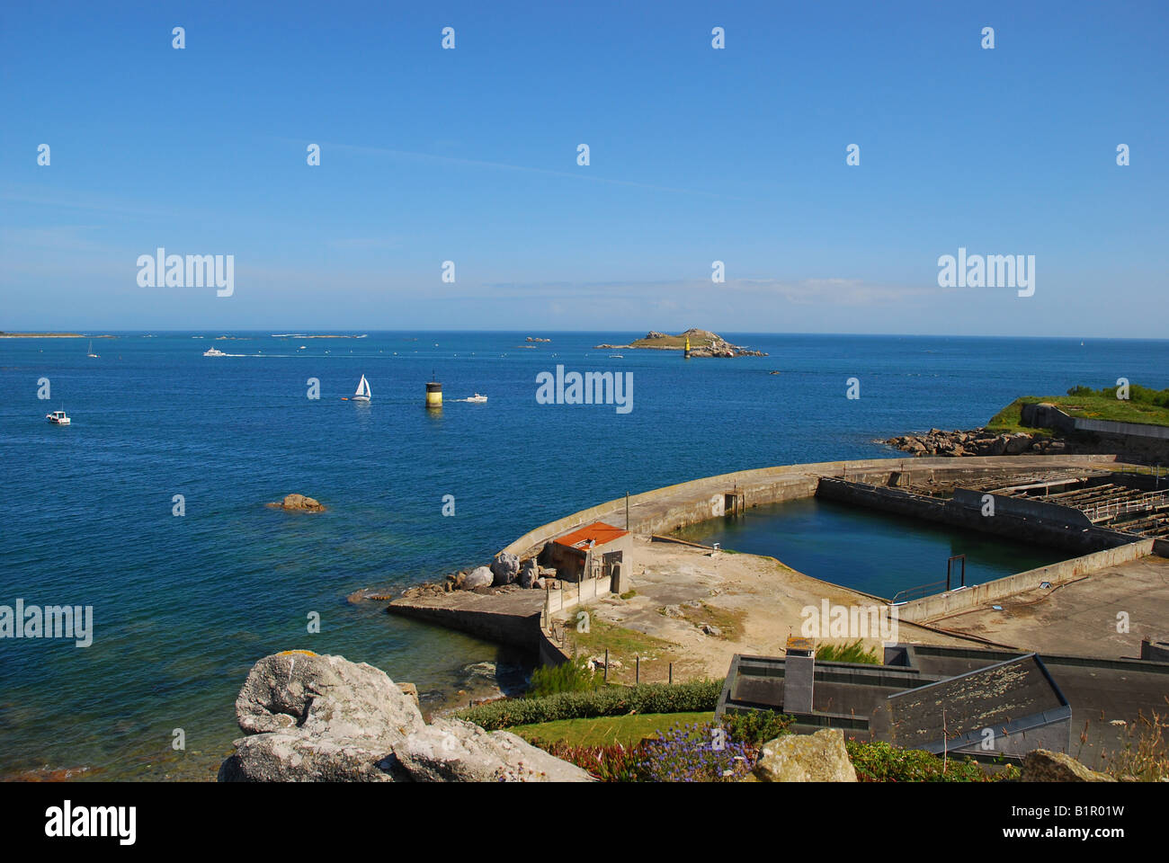 Roscoff harbour hi-res stock photography and images - Alamy