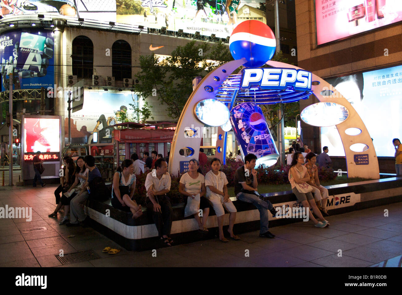 Pepsi advert china hi-res stock photography and images - Alamy