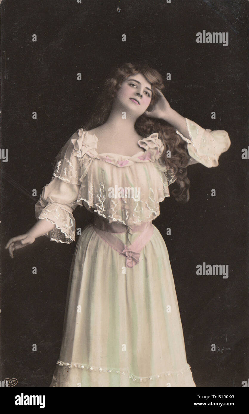 Victorian girl hi-res stock photography and images - Alamy