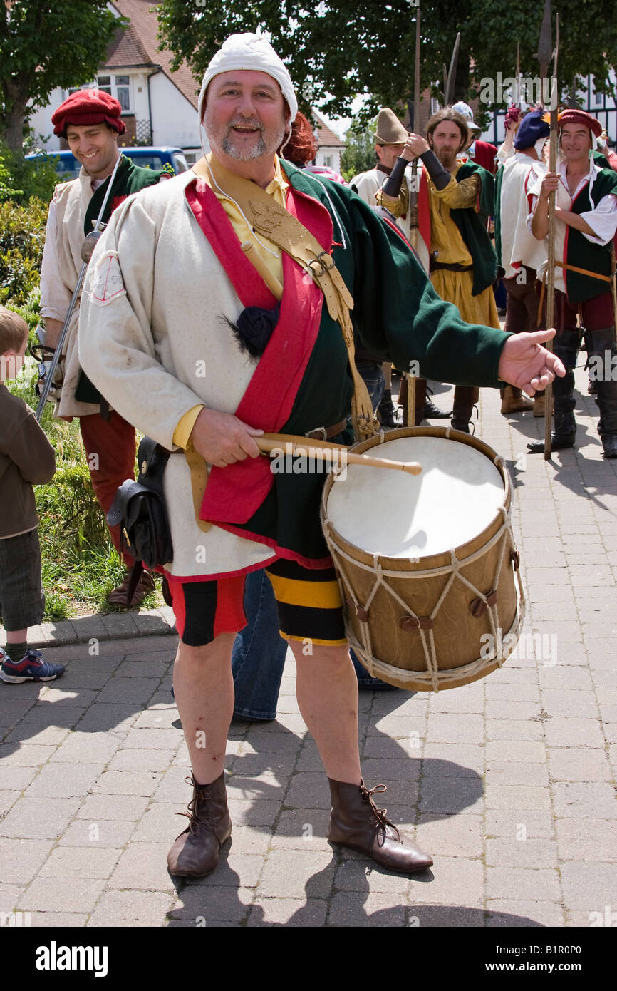 Actors in period costume hi-res stock photography and images - Alamy