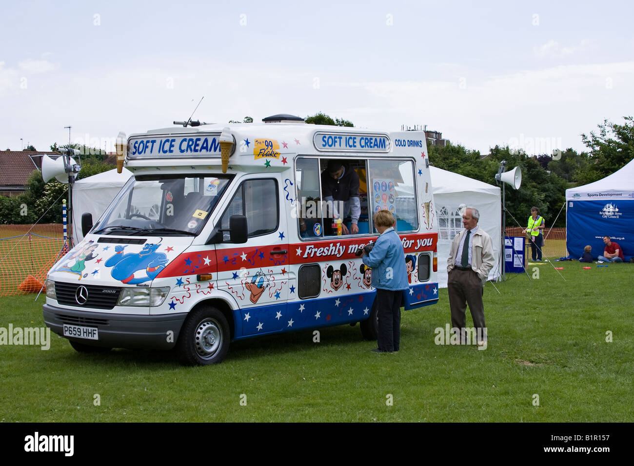 Woman ice cream van hi-res stock photography and images - Alamy