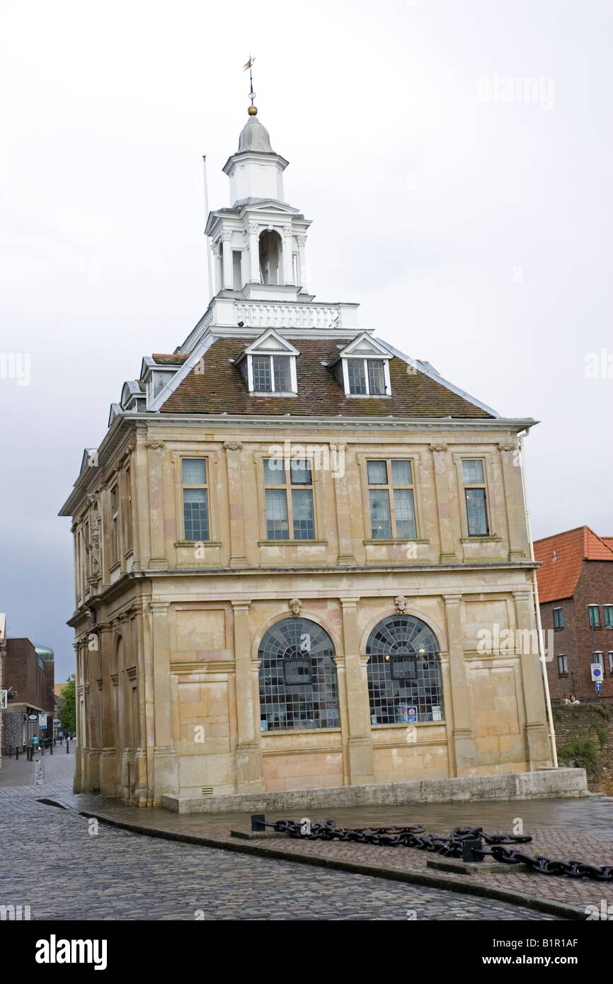 Kings lynn customs house hi-res stock photography and images - Alamy