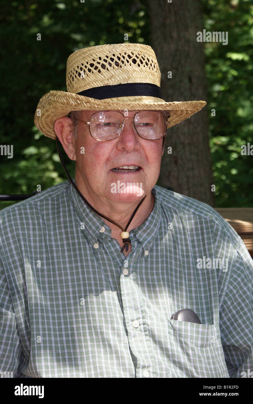 Shade daytime hi-res stock photography and images - Alamy