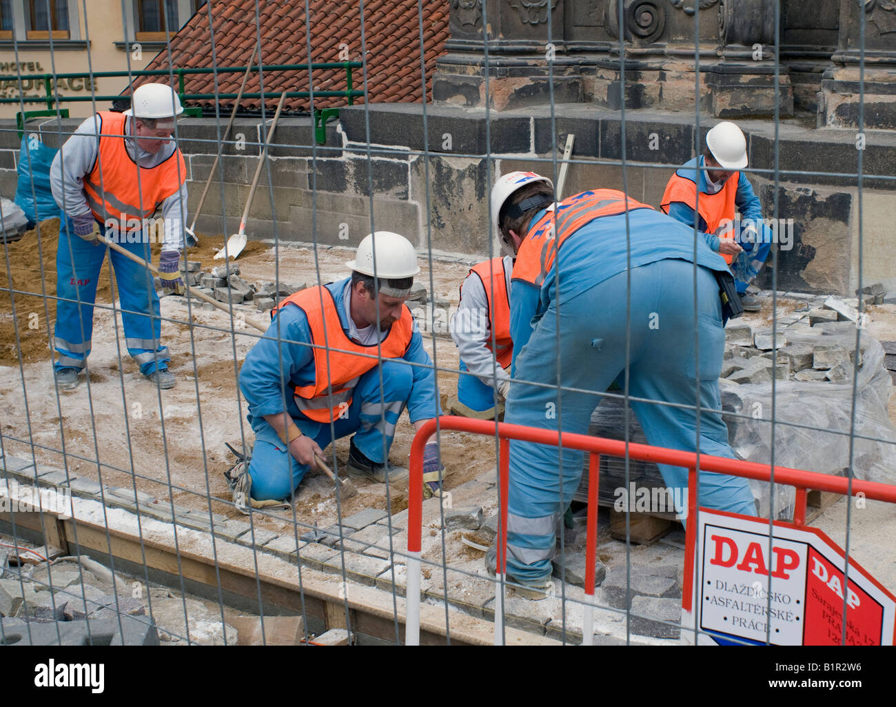 Gangs of workers hi-res stock photography and images - Alamy
