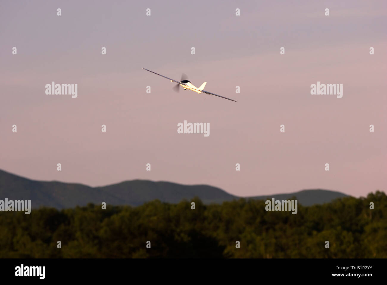 Model plane flying through th hi-res stock photography and images - Alamy