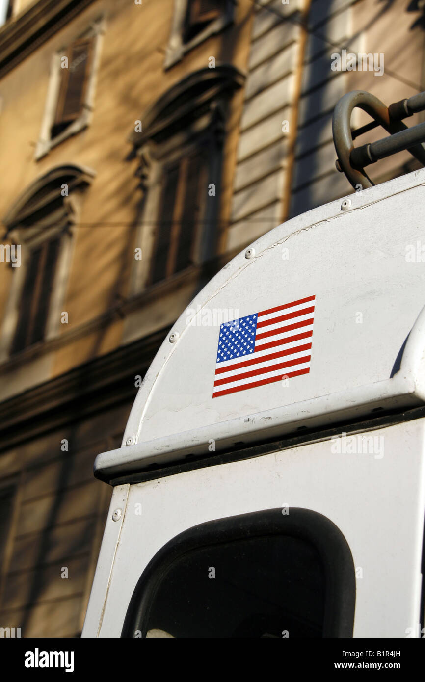 american flag sticker on back of car land rover Stock Photo - Alamy