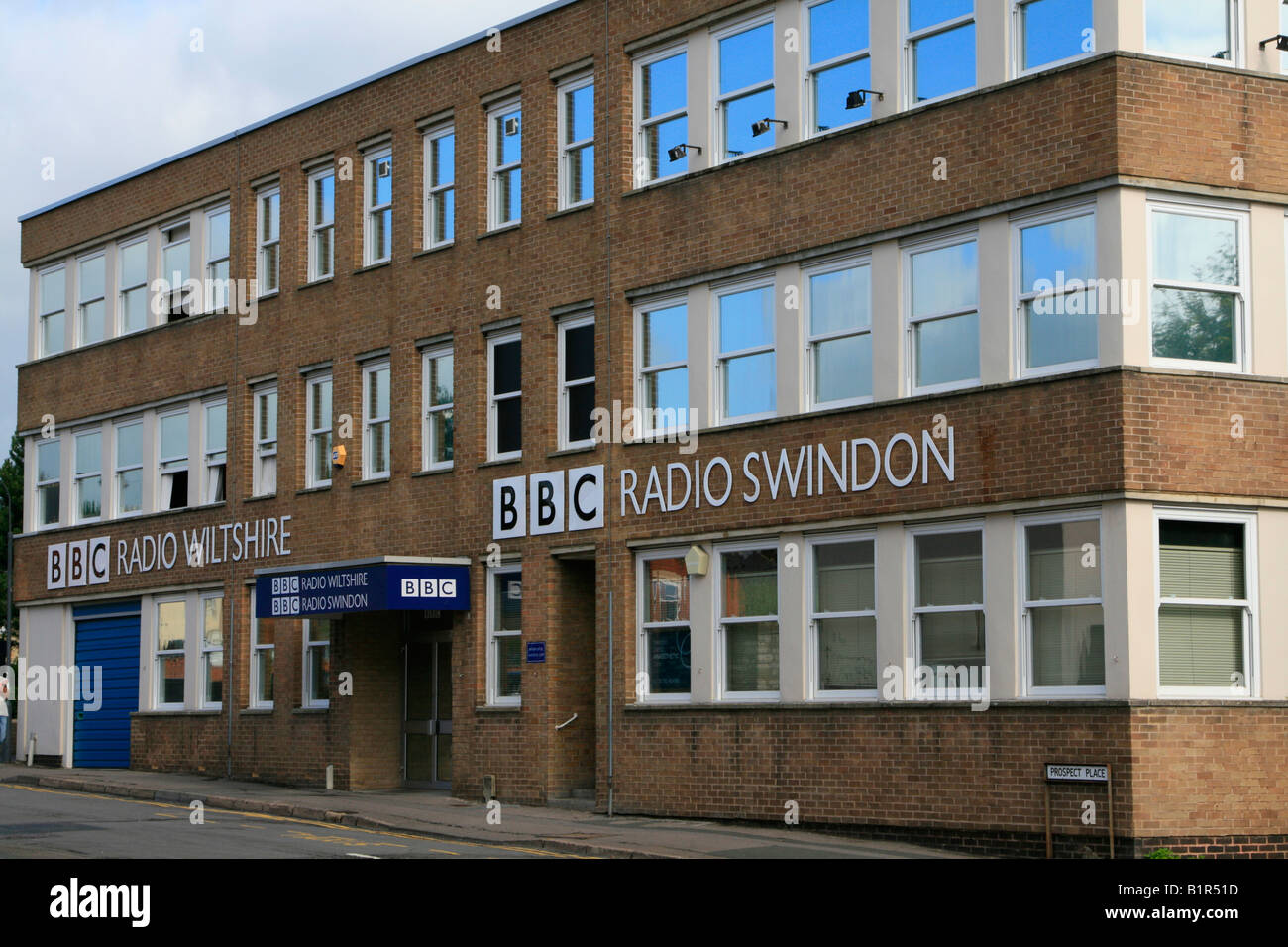 BBC radio swindon radio wiltshire hq offices Swindon town centre shops ...