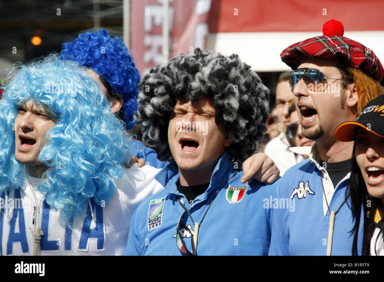 italian rugby fans singing in rome for the six nations match versus ...