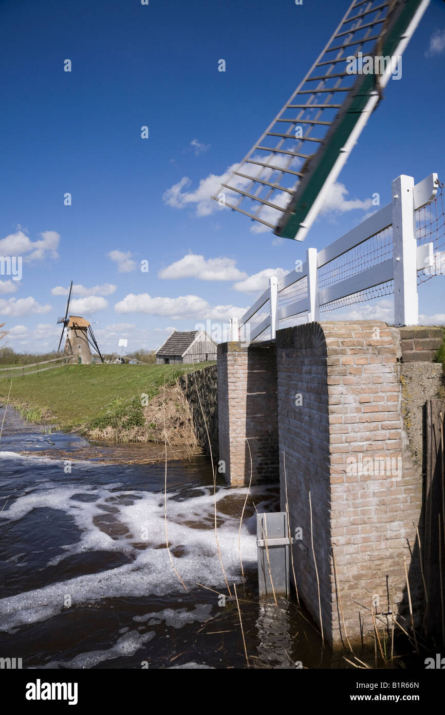 Dutch windmill kinder dyke hi-res stock photography and images - Alamy