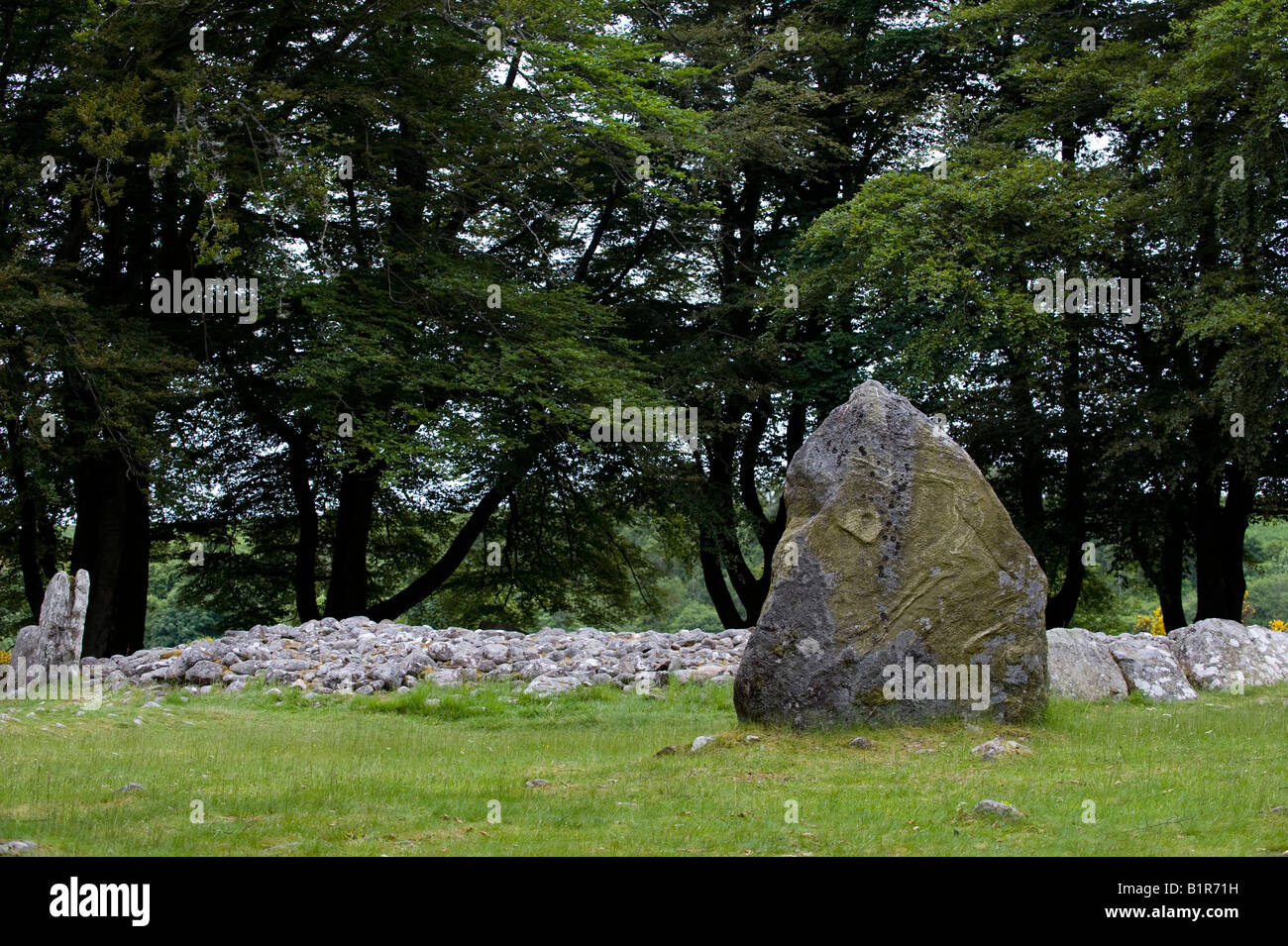 Clava Cairns burial chambers and standing stones. Nairnshire, Scotland ...