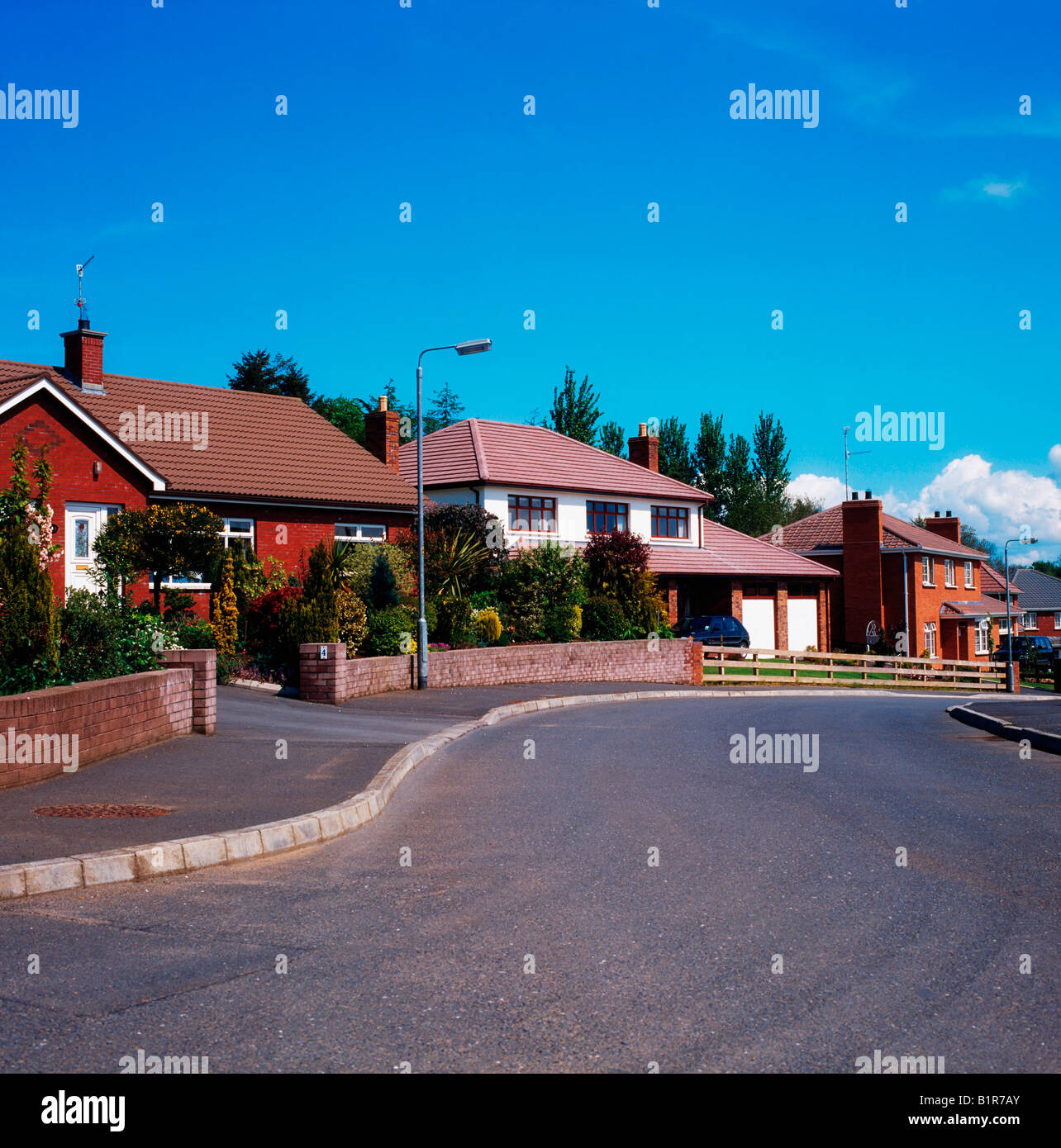 Neighborhoods housing hi-res stock photography and images - Alamy