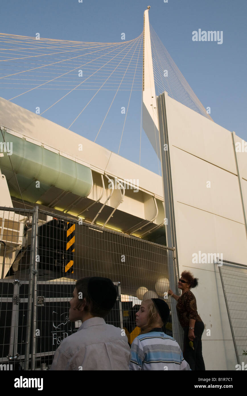 Israel Jerusalem String Bridge at the entrance to the city designed by ...