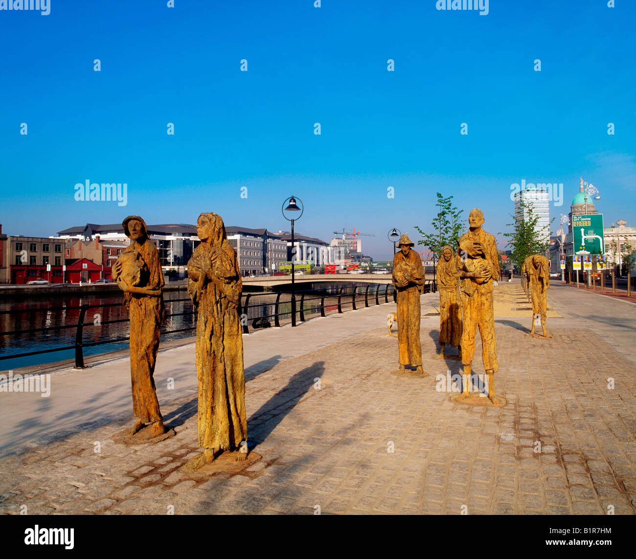 Modern famine hi-res stock photography and images - Alamy