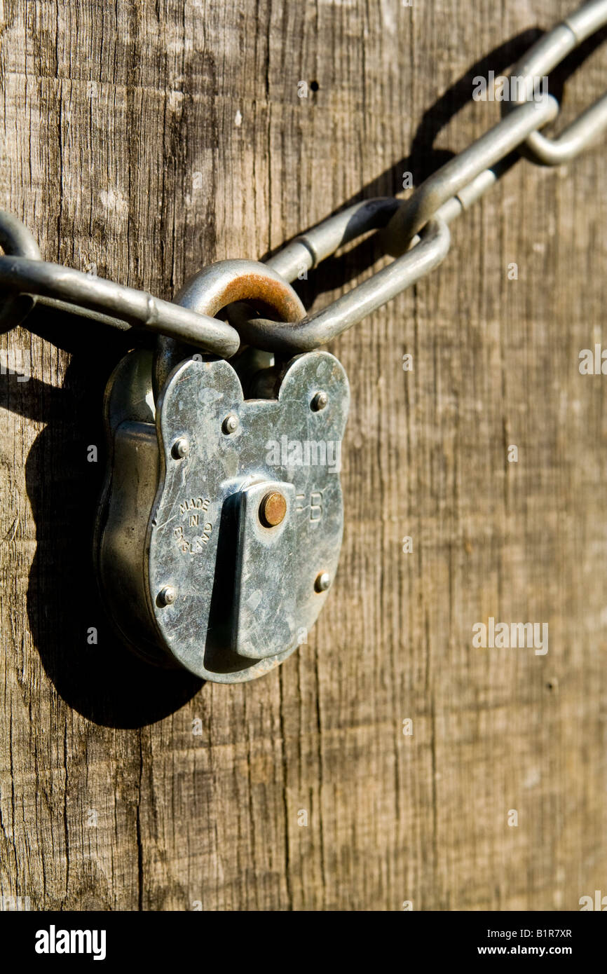 Padlock uk hi-res stock photography and images - Alamy