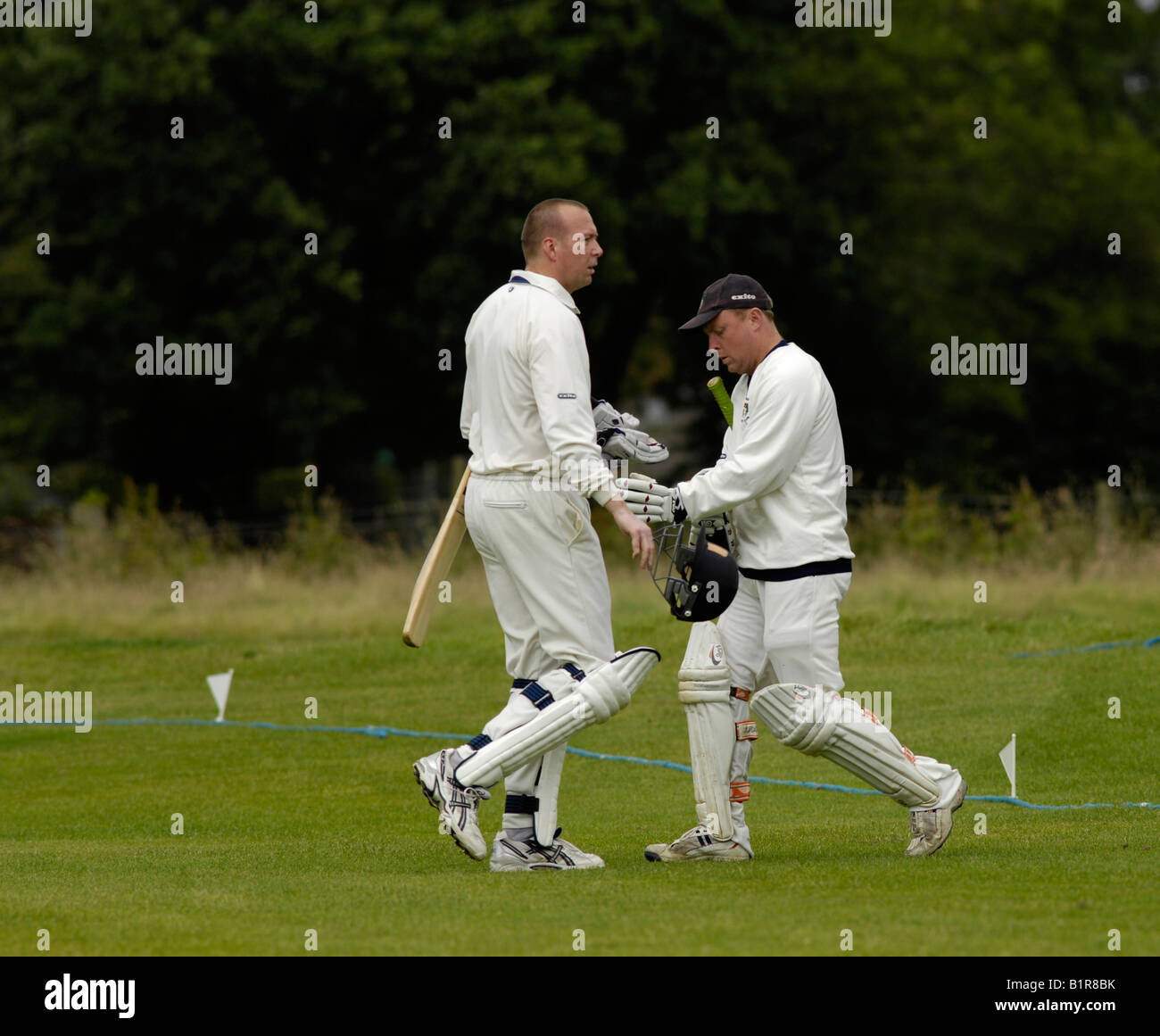 Contact avoidance hi-res stock photography and images - Alamy