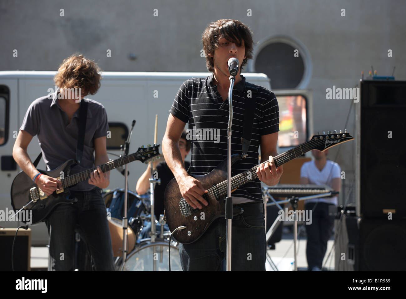 Band performing in Paris on the day of the Fête de la Musique 21st June ...