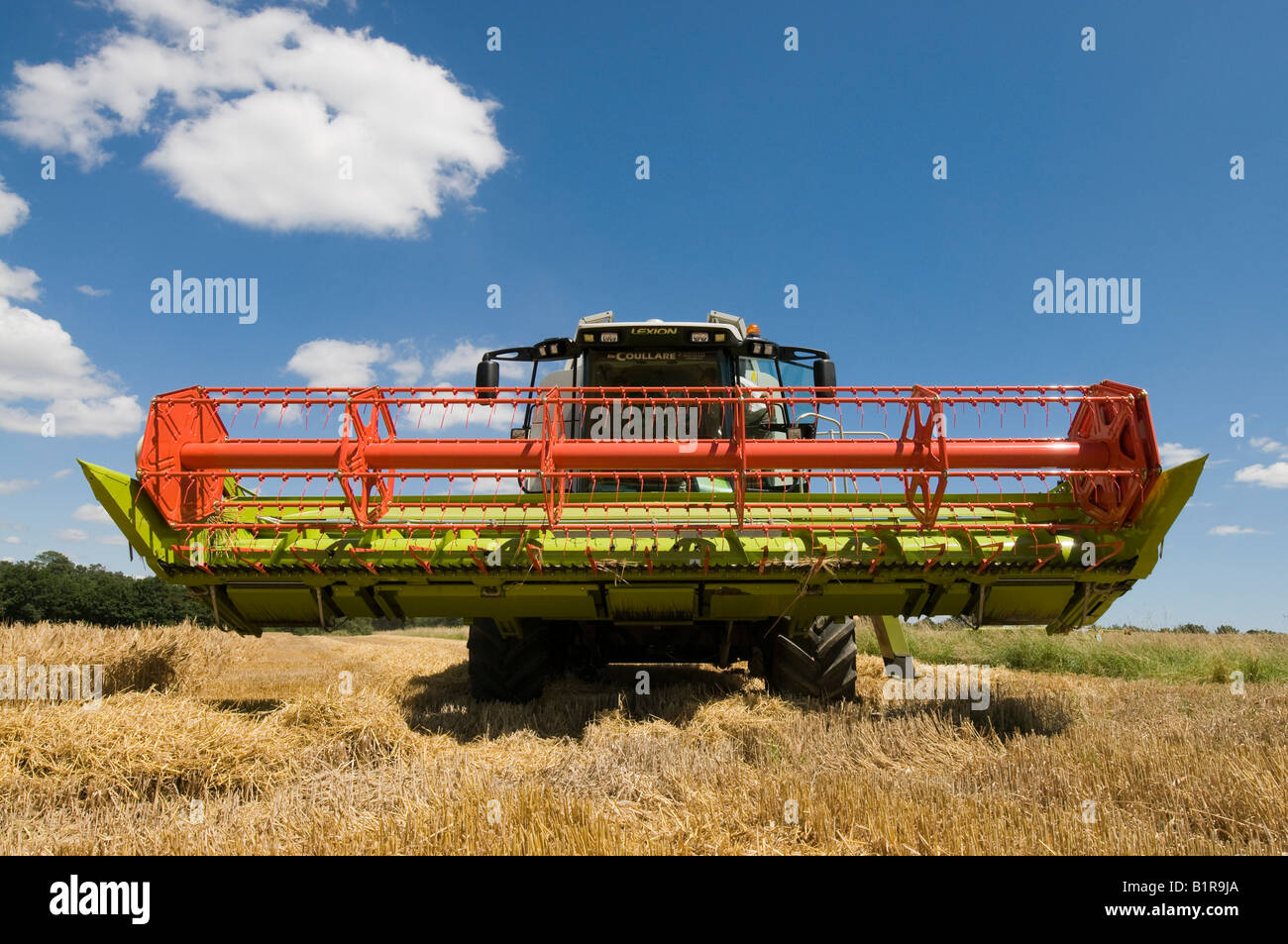 First outing of new "Claas Lexion 540" combine harvester, sud-Touraine ...