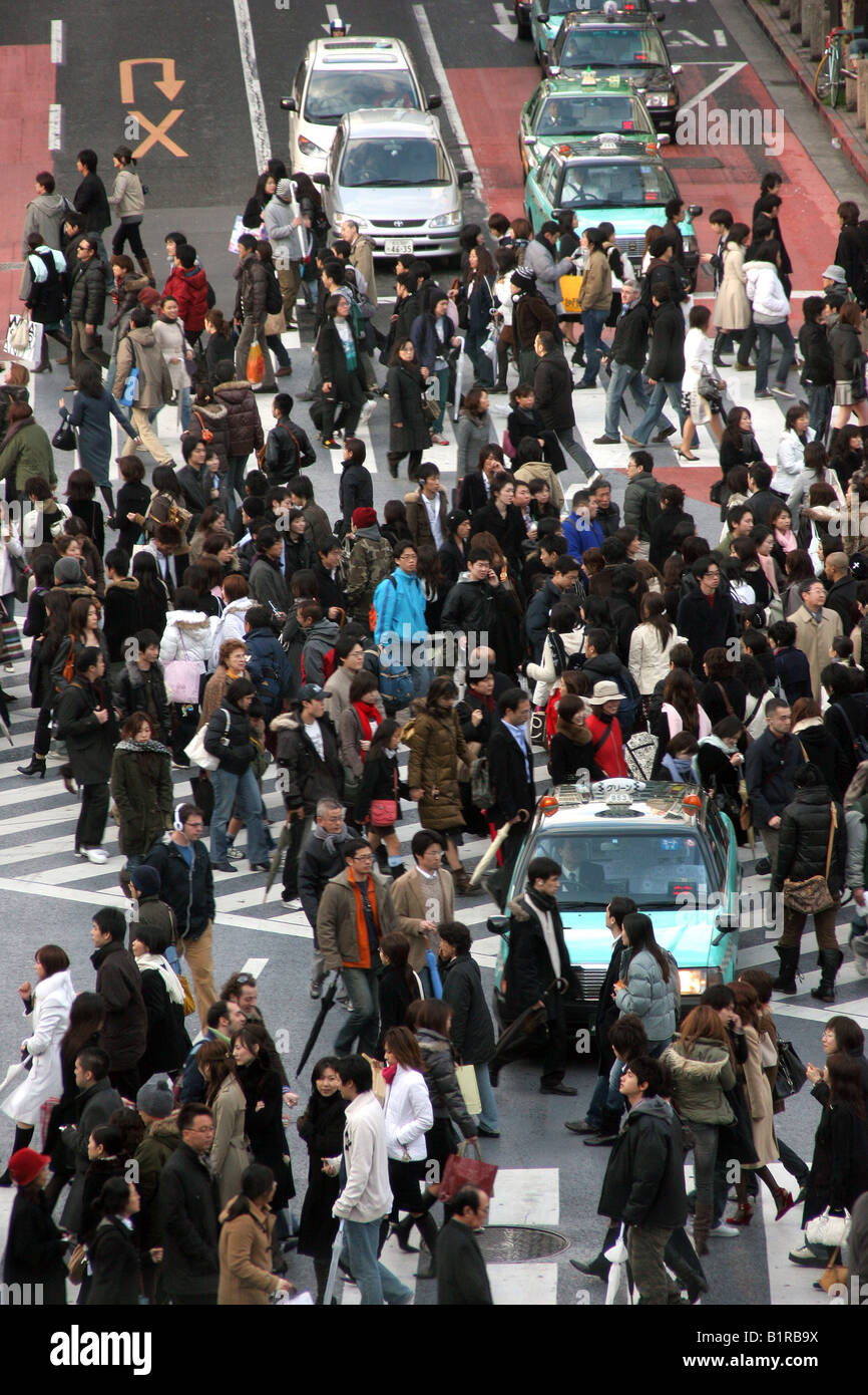 Hachiko Square pedestrian crossing Shibuya Tokyo Japan Stock Photo - Alamy