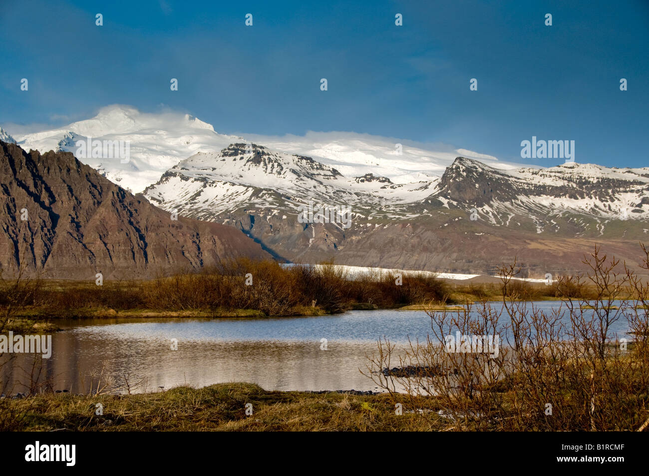 Snow covered Hafrafell mountain. Skaftafell National Park. Iceland ...