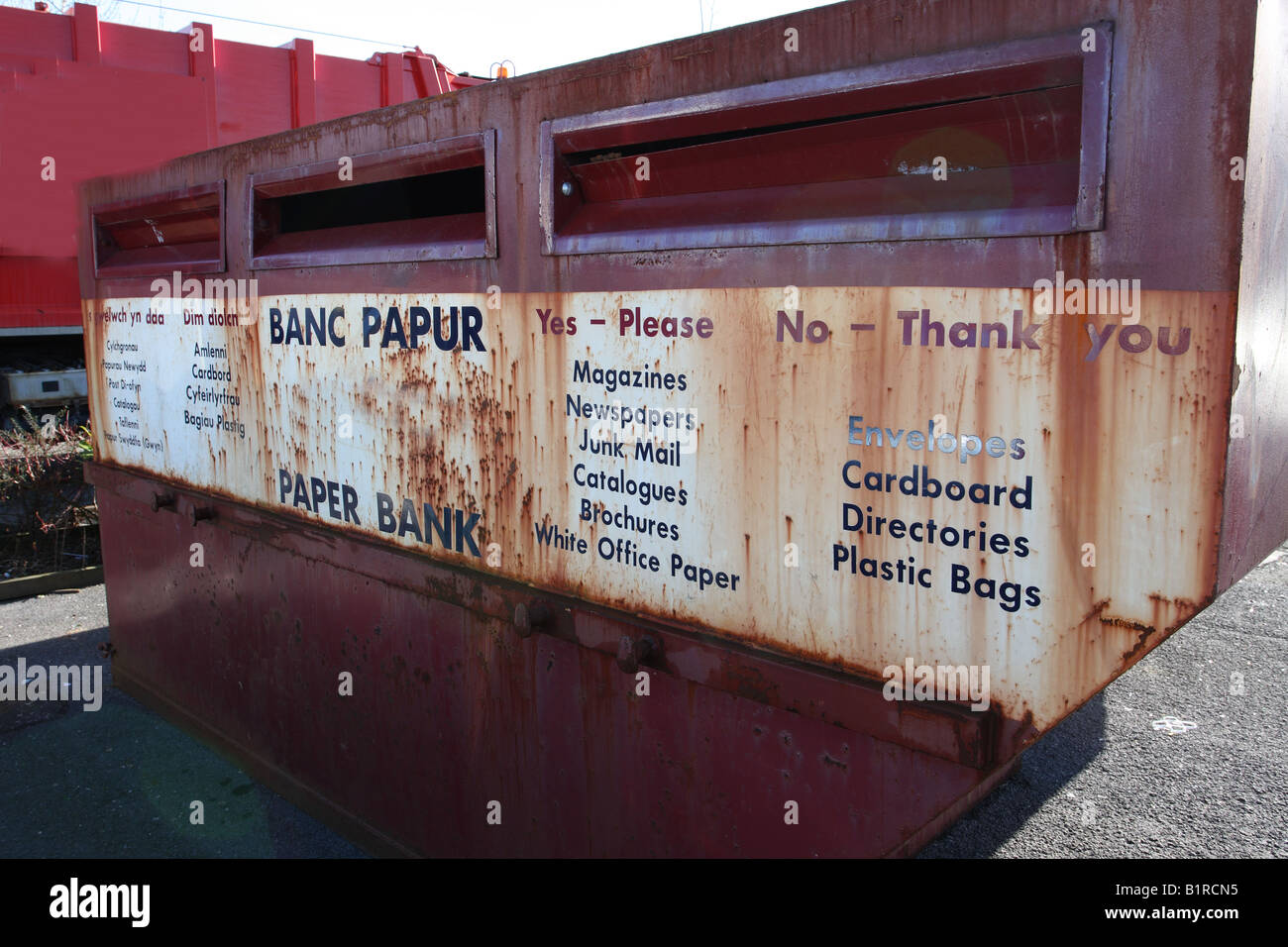 Bank paper hi-res stock photography and images - Alamy