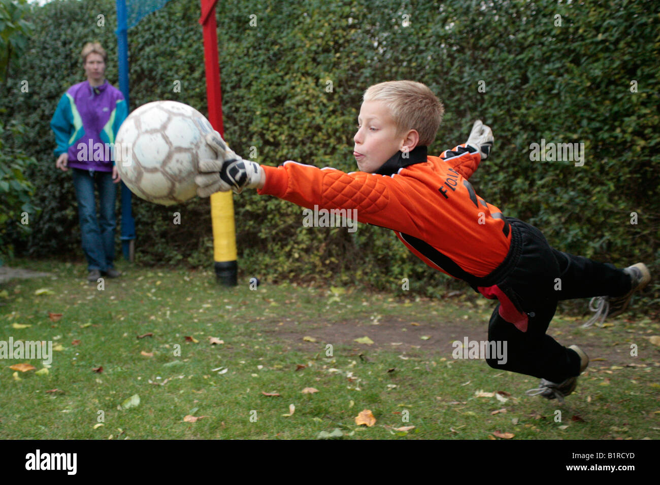 Football goal keeper hi-res stock photography and images - Alamy
