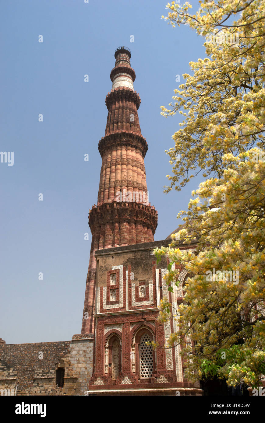 The Qutb Minar complex outside of Delhi, northern India Stock Photo - Alamy