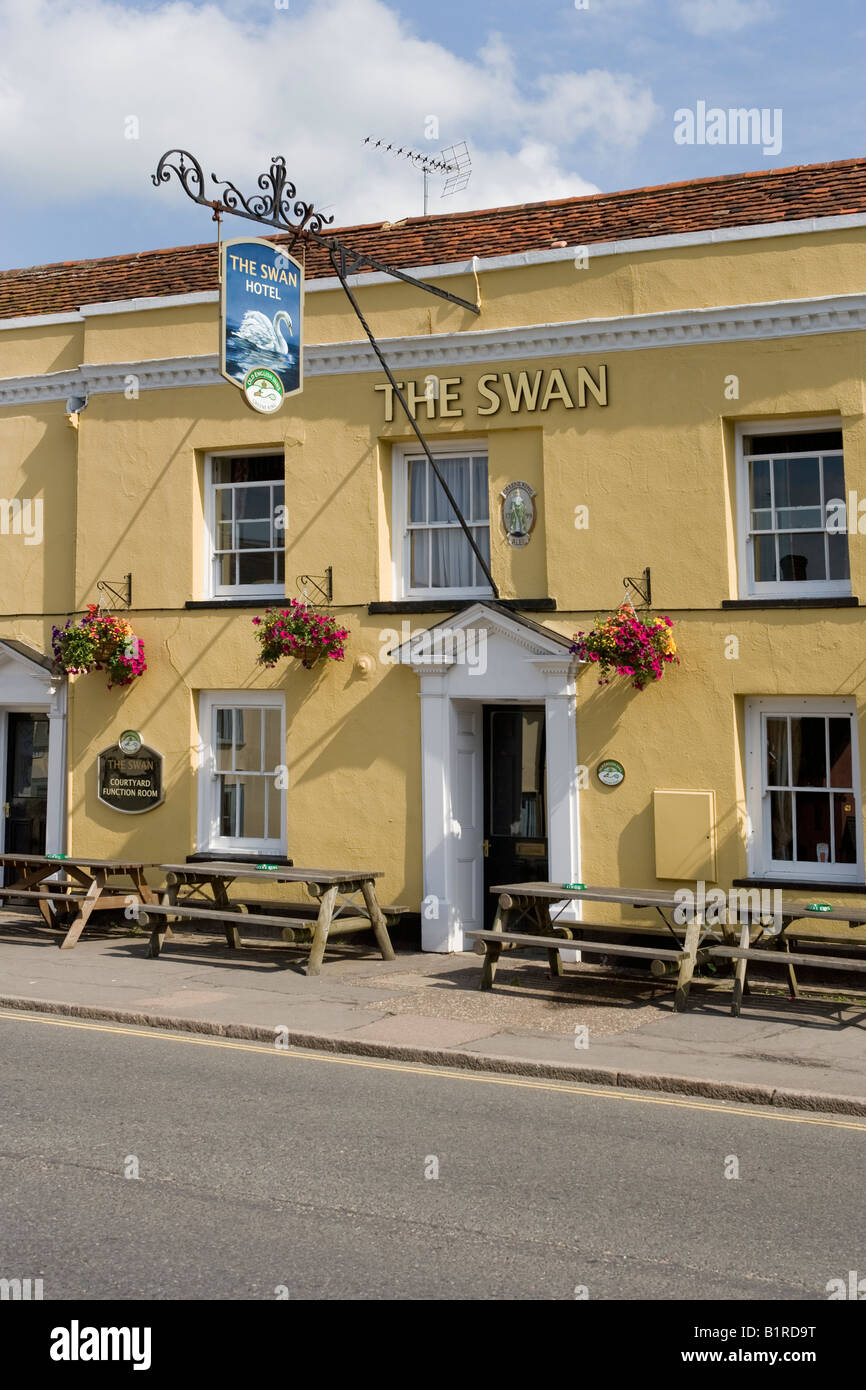 The swan tavern pub hi-res stock photography and images - Alamy