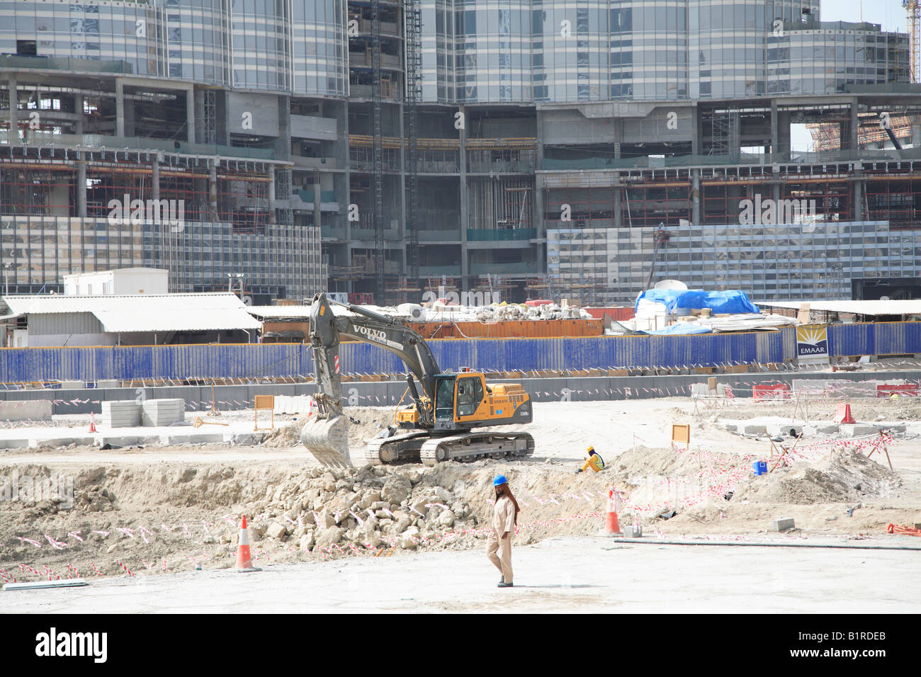 Construction of the downtown Burj Dubai project Dubai United Arab ...
