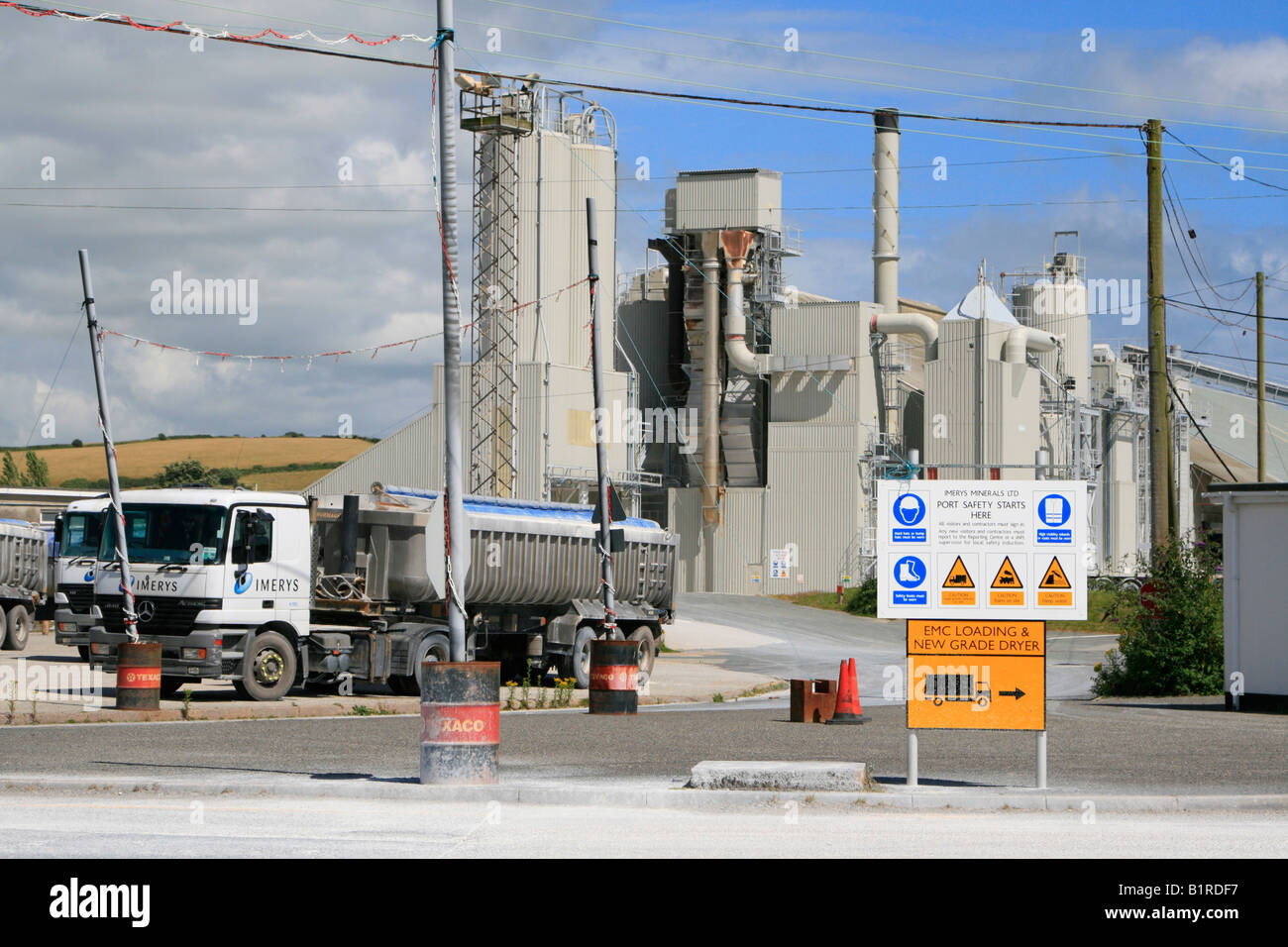 lorries at par docks cornwall england uk gb Stock Photo - Alamy