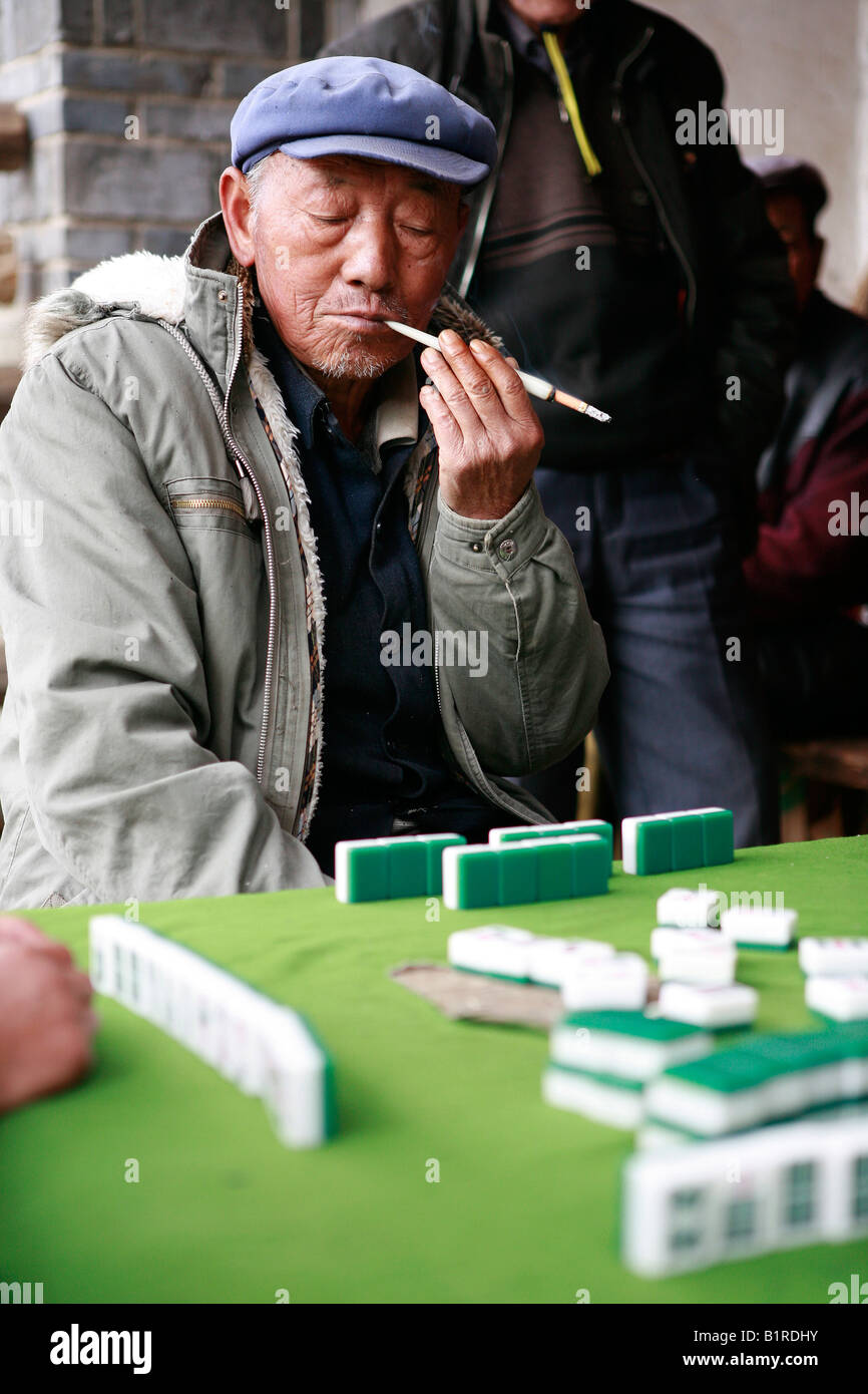 Mah Jong game in Baisha village, near Lijiang, Yunnan, China Stock ...