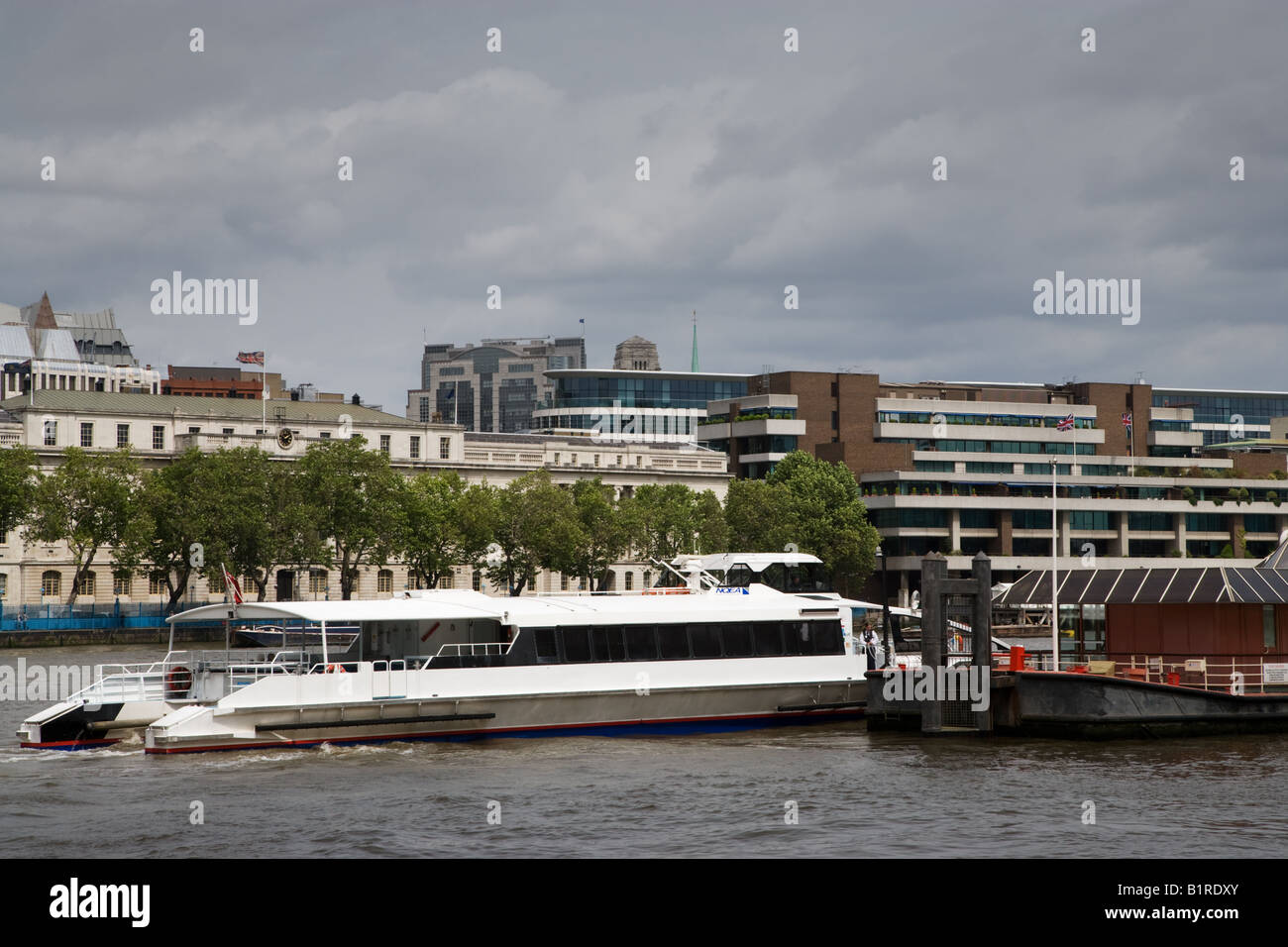 Thames river bus hi-res stock photography and images - Alamy