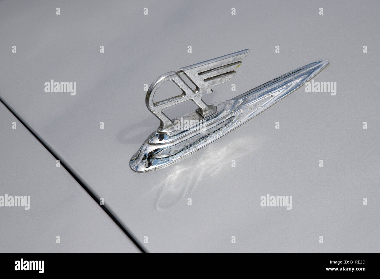 Austin badge on the bonnet of an Austin 7 Special Stock Photo - Alamy