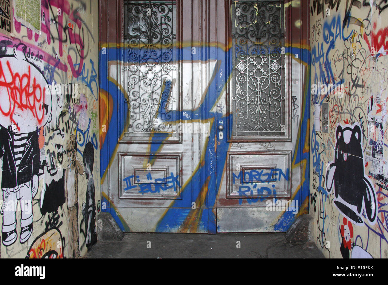 Covering house exterior hi-res stock photography and images - Alamy