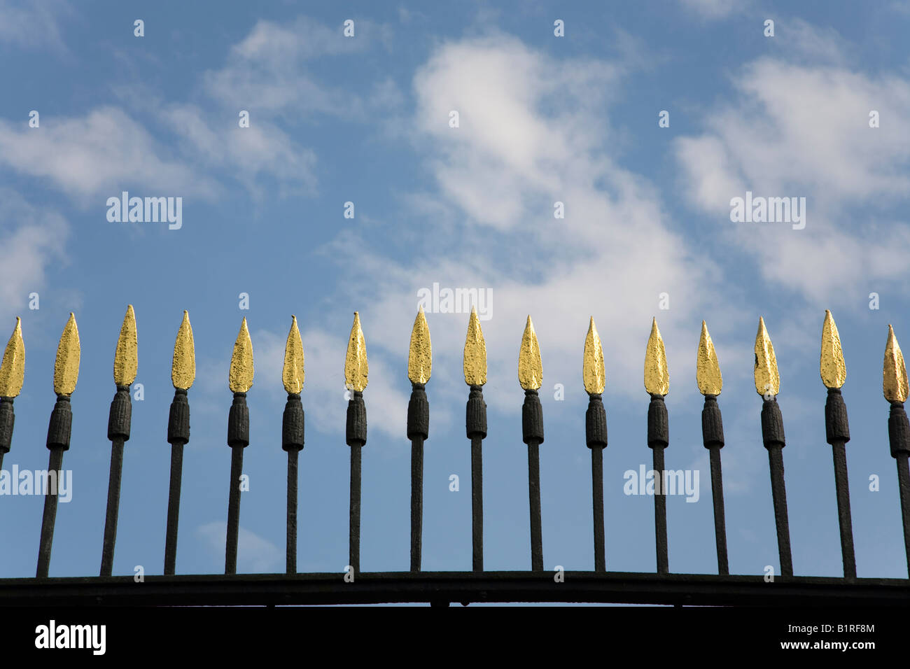 Arrow gate hi-res stock photography and images - Alamy