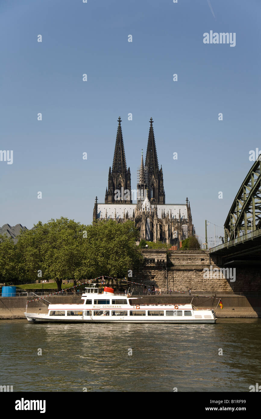 Cathedral, Rhine, ship port, Cologne, North Rhine-Westphalia, Germany ...