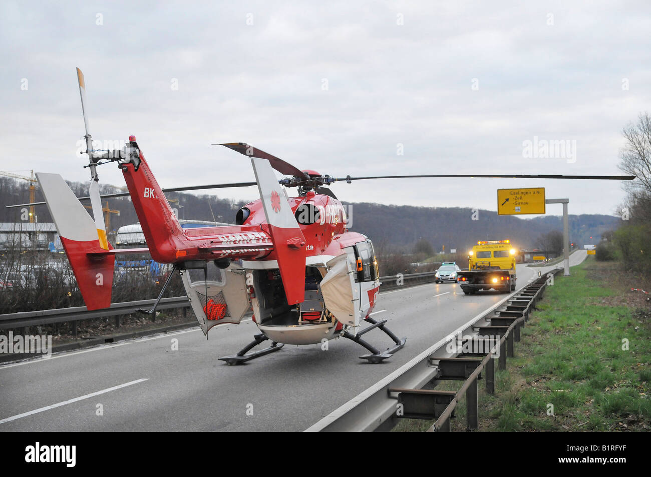 Rettungshubschrauber service hi-res stock photography and images - Alamy