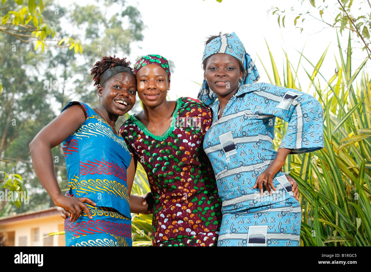 Tailors and seamstresses of an HIV help group modelling self-made ...