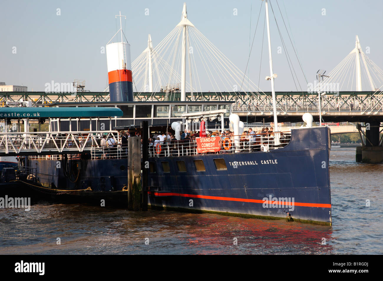 Towns on the thames High Resolution Stock Photography and Images - Alamy