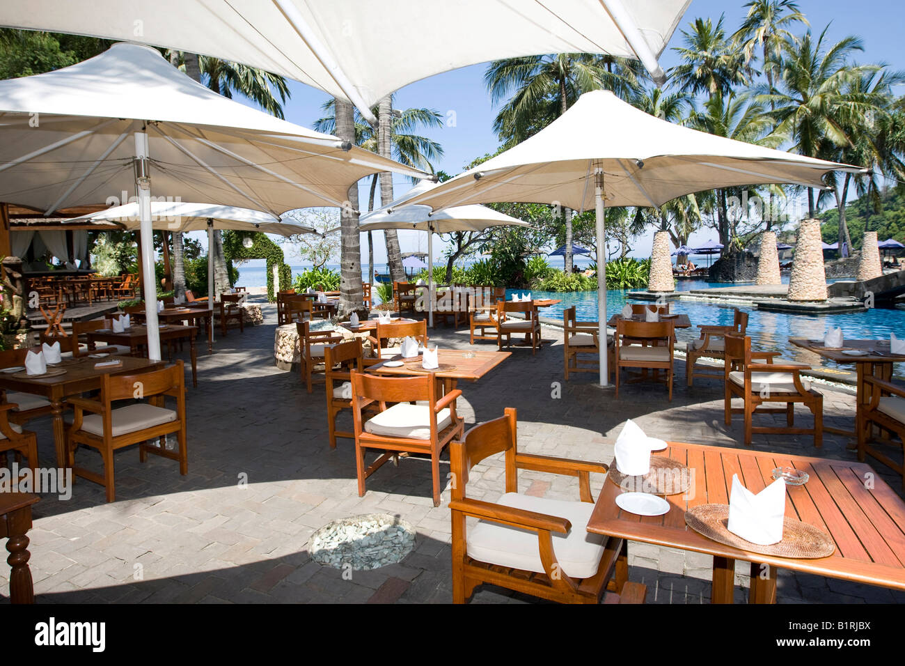 Restaurant by the swimming pool area of the Sheraton Hotel near ...