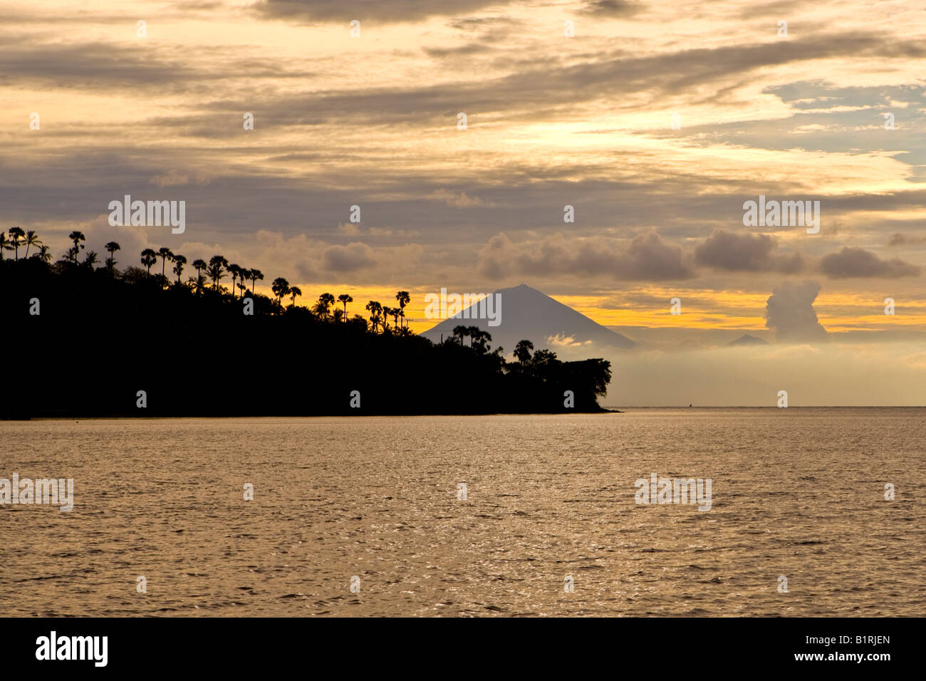 Lesser sunda chain hi-res stock photography and images - Alamy