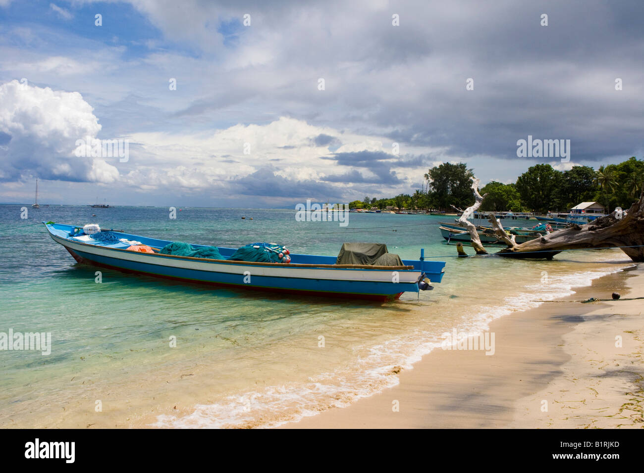 Gilli islands boats hi-res stock photography and images - Alamy