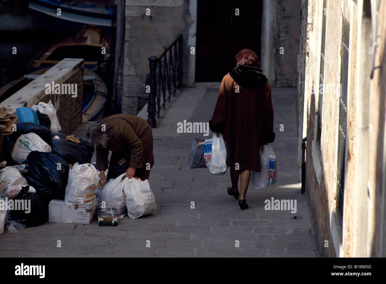 Poverty in italy hi-res stock photography and images - Alamy