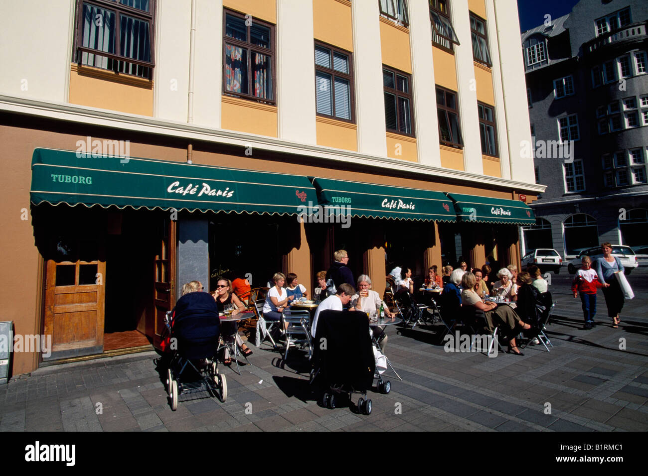 Street cafe, Reykjavik, Iceland Stock Photo - Alamy