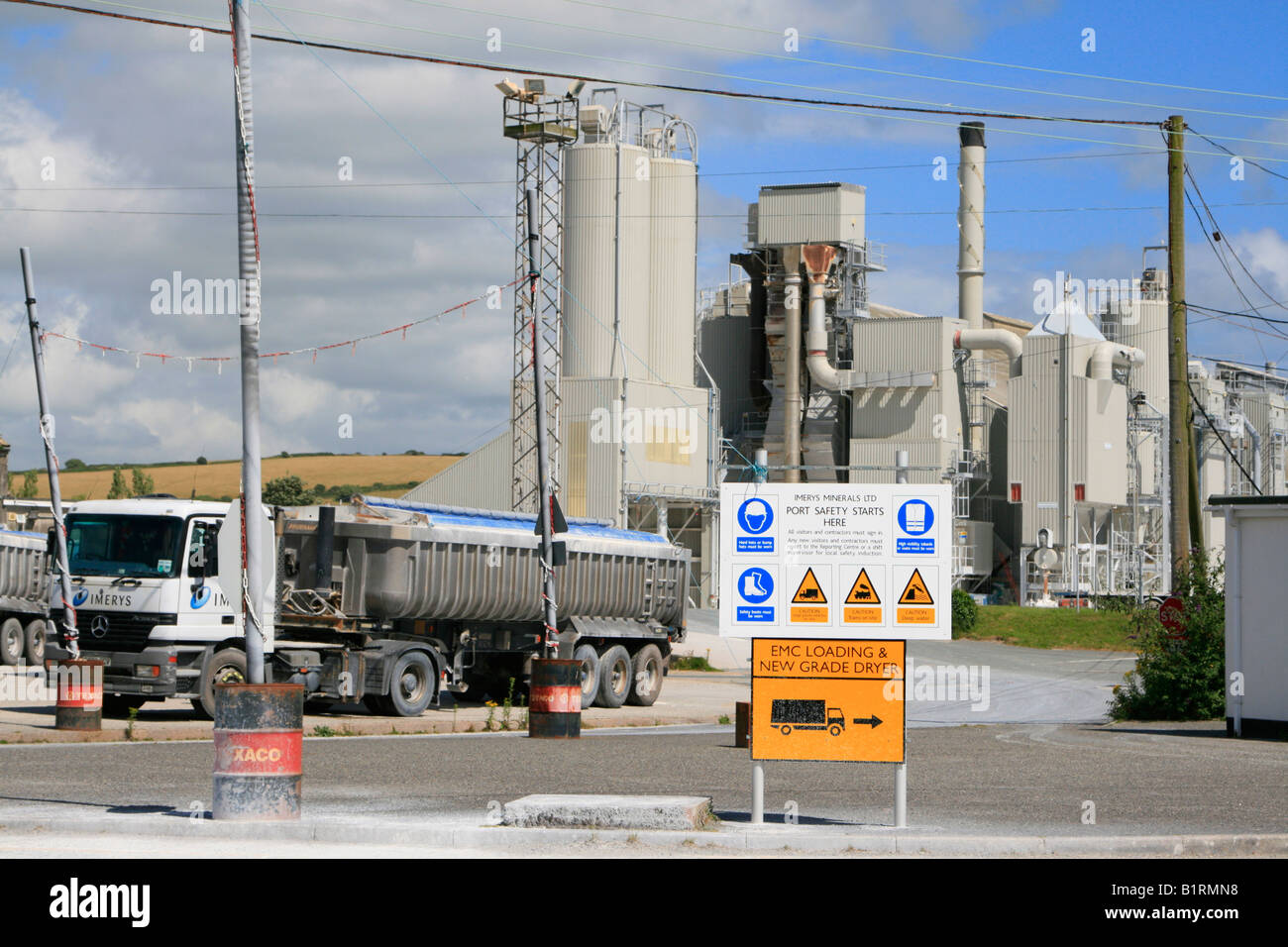 lorries at par docks cornwall england uk gb Stock Photo - Alamy