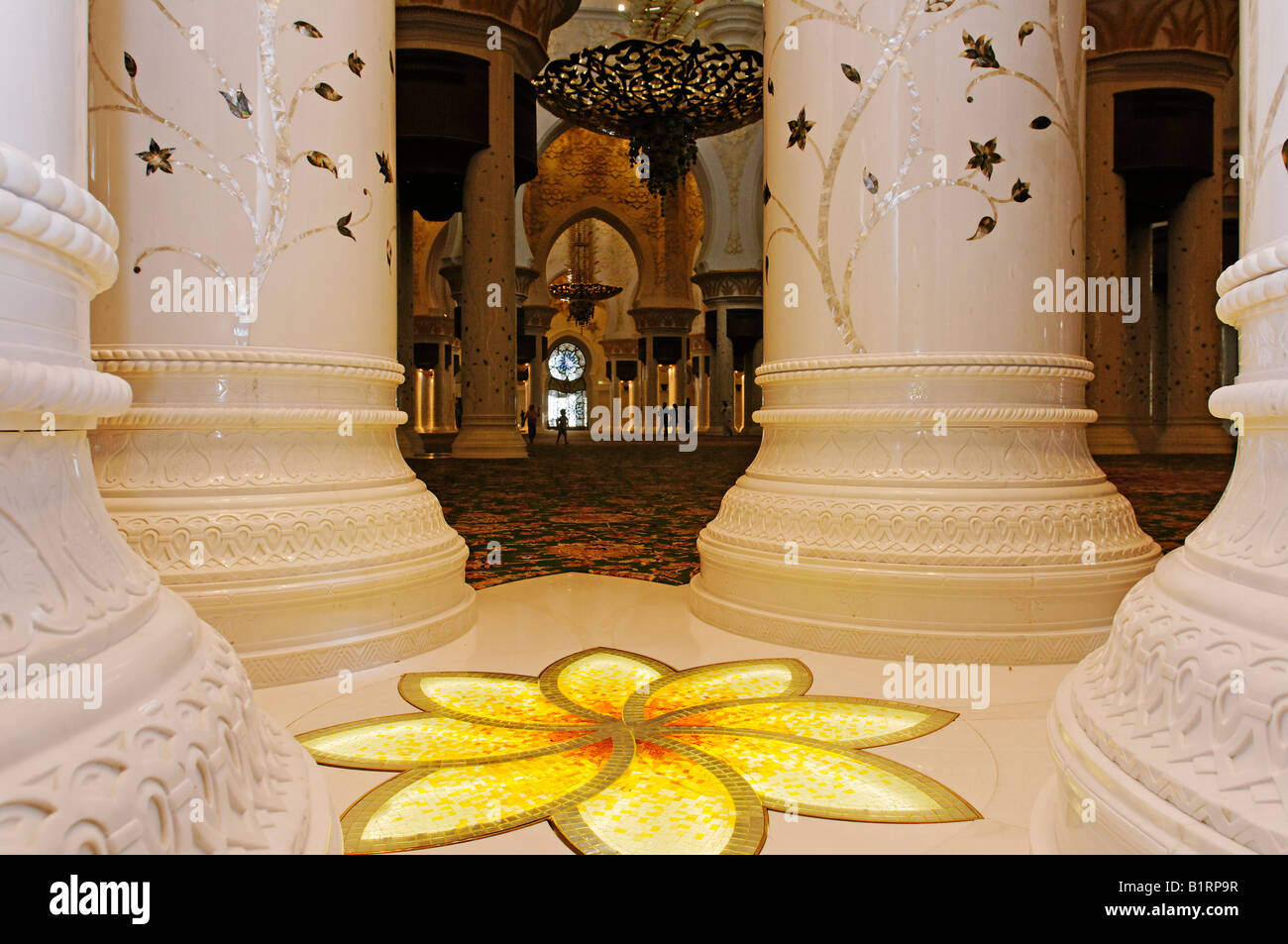 Marble columns in the Sheikh Zayed bin Sultan Al Nahjan Mosque, Grand ...
